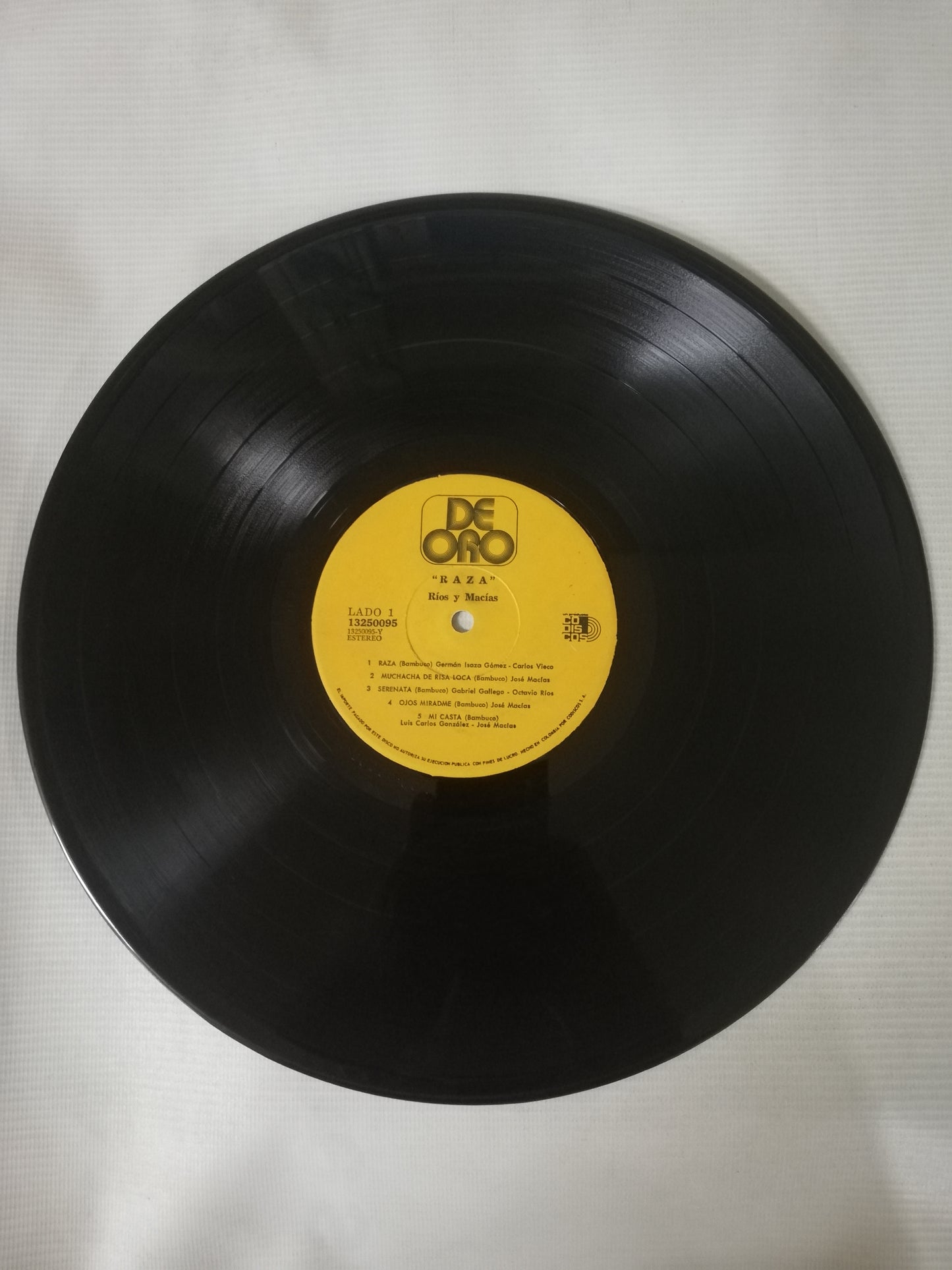 LP RIOS Y MACIAS - RAZA – Música Para Camaleones